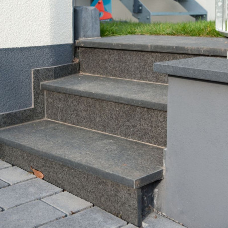20 x 45 cm Granit-Blockstufen Laahs rot - Natur-steine.org